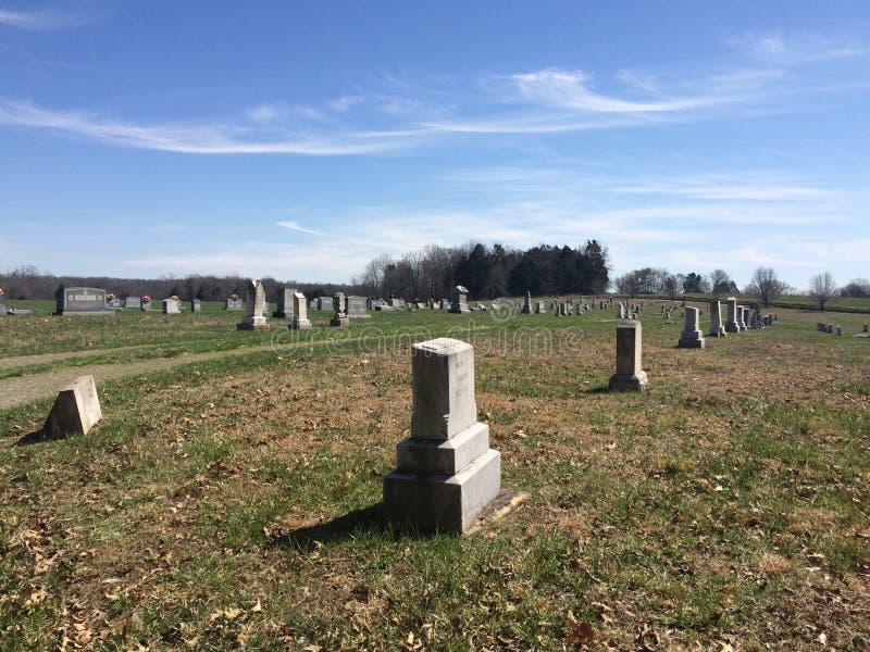 Kentucky Country graveyard editorial stock image. Image of south - 53436009