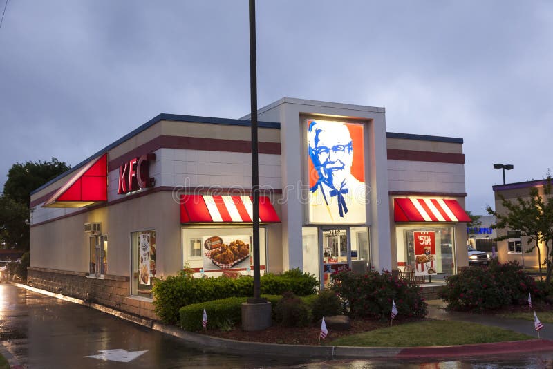 Restaurante De Kfc En La Noche Imagen editorial - Imagen de eating ...