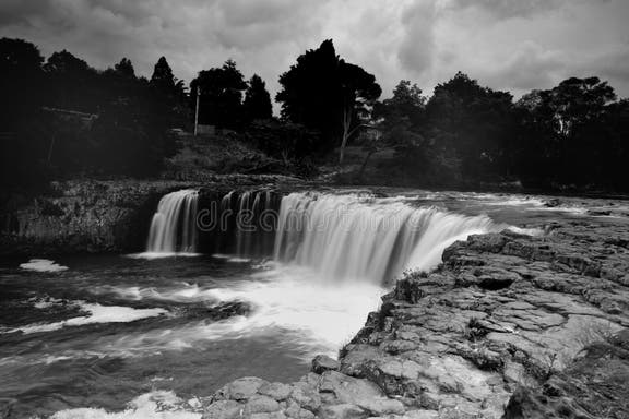 The Curved Waterfall of Kerikeri Stock Image - Image of palm ...