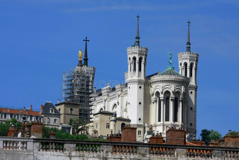 Kerk in Lyon stock afbeelding. Image of katholiek, lyon - 5191669