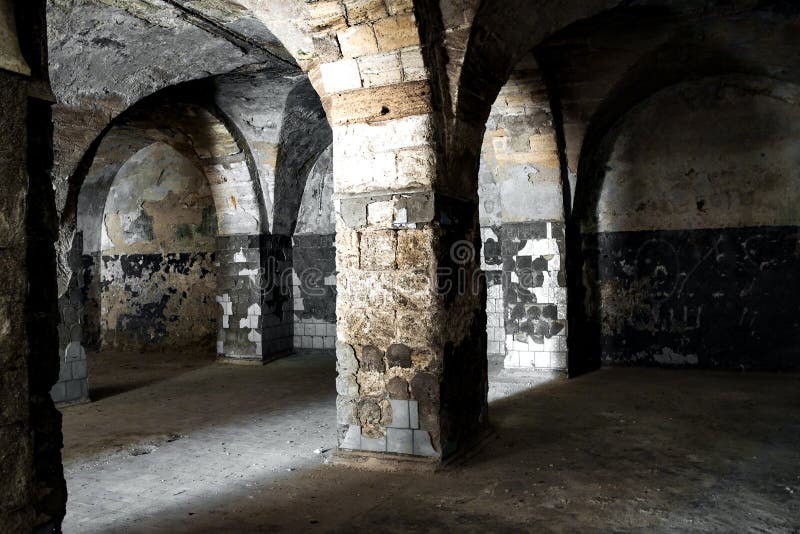 Verlies Des Alten Schlosses Stockbild - Bild von grausigkeit ...