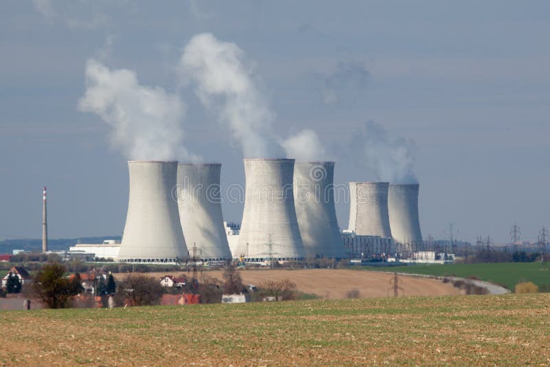 Kernkraft Dukovany stockfoto. Bild von spaltung, radioaktivität - 27299378