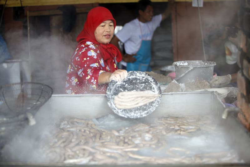 Keropok Making in Terengganu Editorial Photography - Image of produce ...