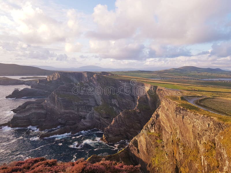 Kerry-cliff& x27; s Irland stockbild. Bild von irland - 105604521