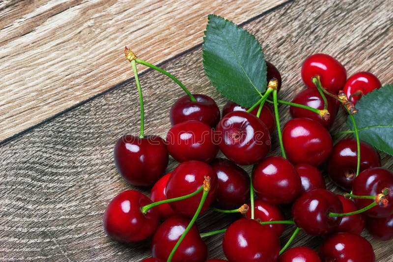 Kersen stock afbeelding. Image of kers, groep, vrucht - 11495255