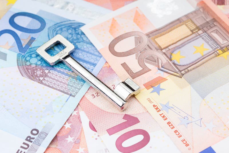 Key on a Layer of Bank Notes Stock Image - Image of estate, banknotes ...