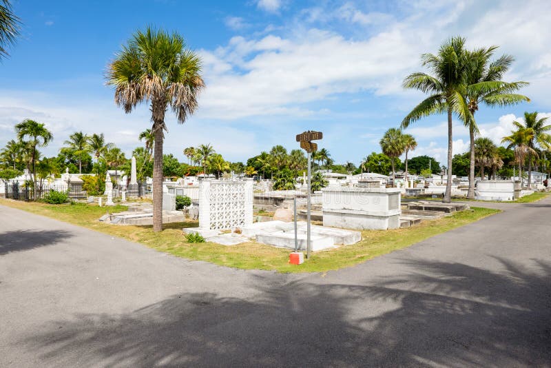 Key West Cemetery editorial stock image. Image of tomb - 41982934