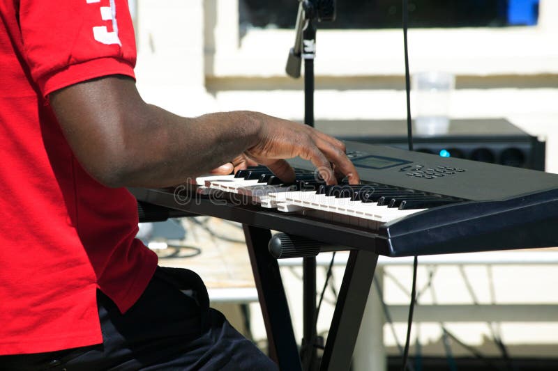 Keyboard Player Direct Hit