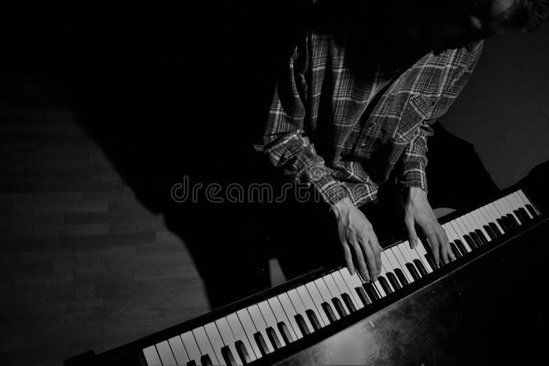 Keyboard Player, Musical Keyboard, Black and White, Musical Instrument ...