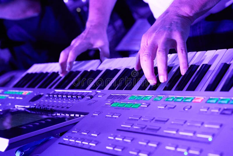 Keyboard Player, Purple, Musical Keyboard, Keyboard Picture. Image ...