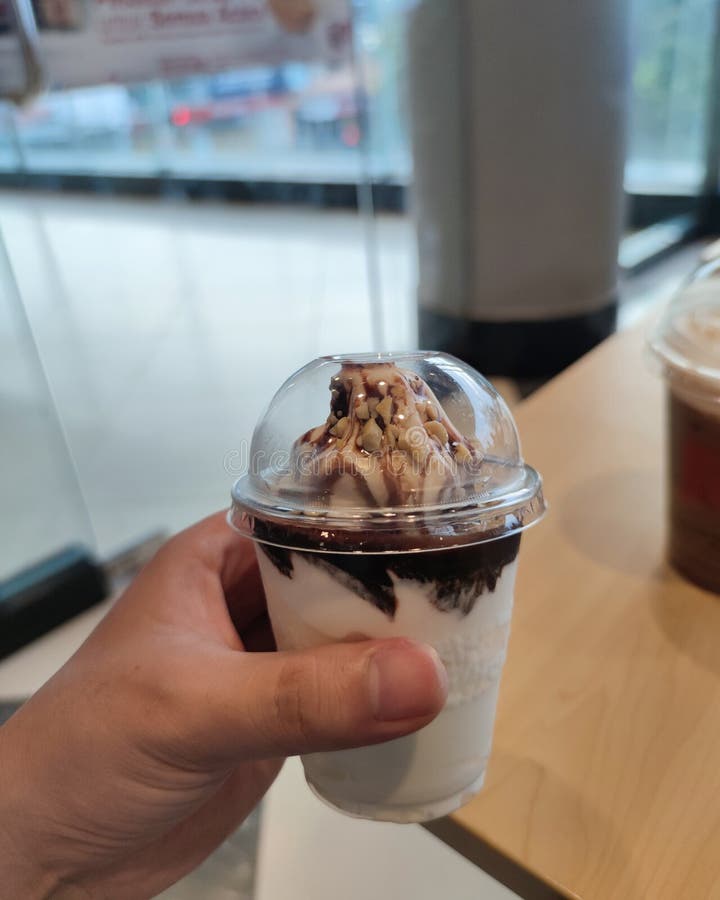 Kfc Helado Vainilla Para Usted Foto de archivo - Imagen de crema, usted ...