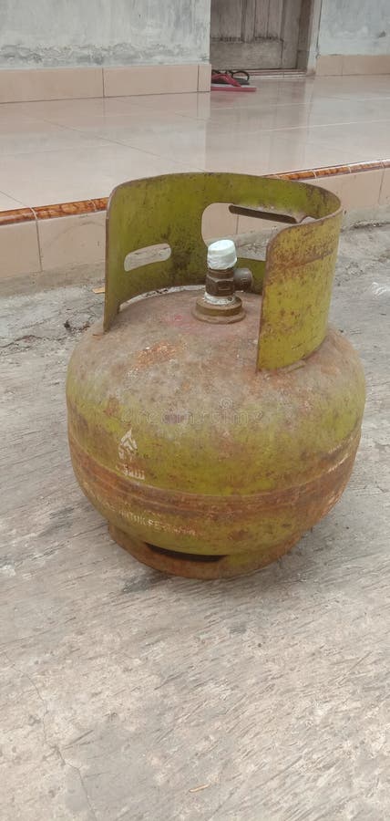3 Kg Gas Cylinder Suitable for Cooking for Housewives Stock Photo ...