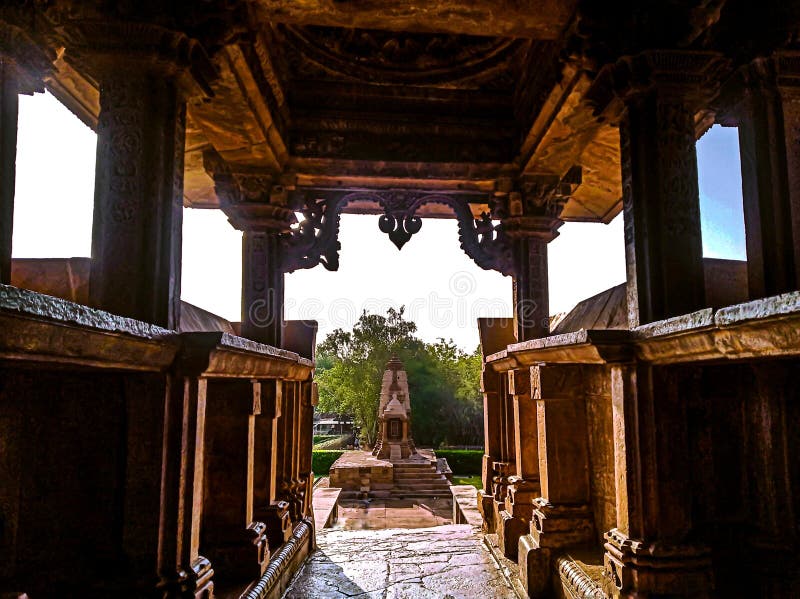 Khajuraho Temple and Shadow Stock Photo - Image of monastery, house ...