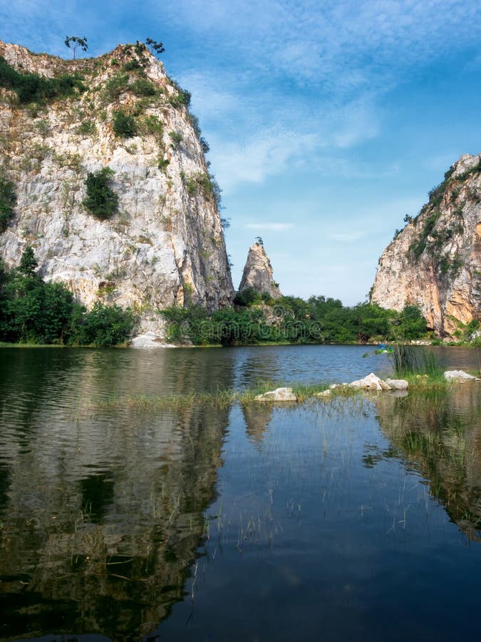 Khao Ngu Stone,Stone Mountain with Blue Sky and Lake in Front Stock ...