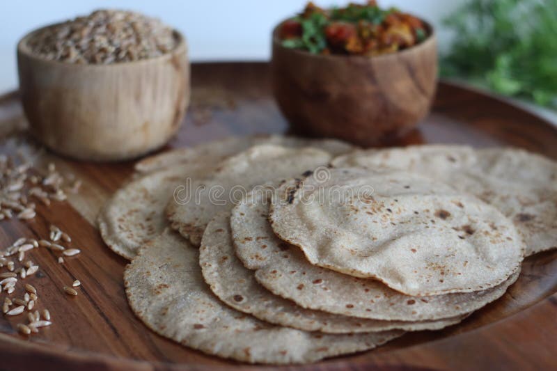 Khapli Wheat Roti Served with Baingan Bharta Stock Image - Image of ...