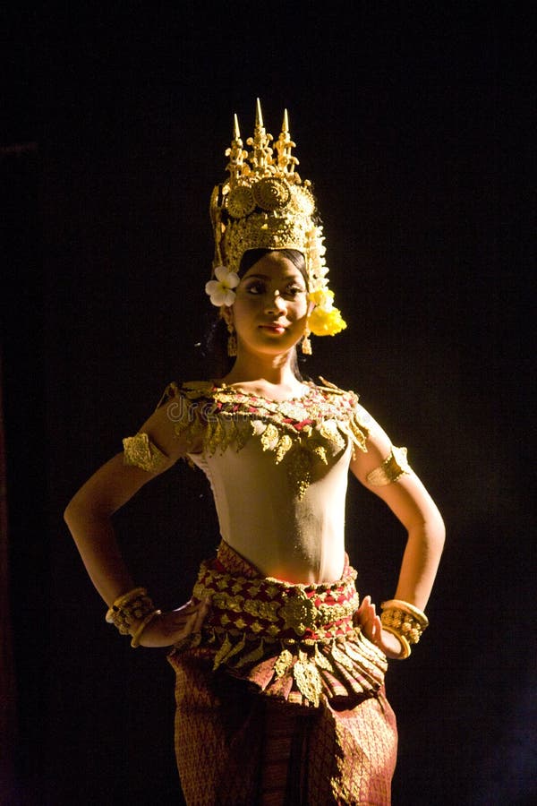 Khmer TRADITIONAL DANCES Pailin Peacock Dance Apsara Dance Folk Dance ...