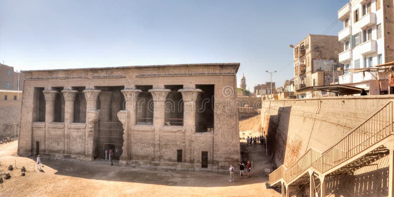 Khnum Temple in Esna, Egypt Editorial Photography - Image of isna ...