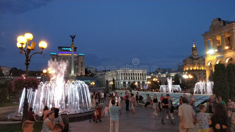 Khreshchatyk, Kiev editorial photography. Image of kiev - 123233317