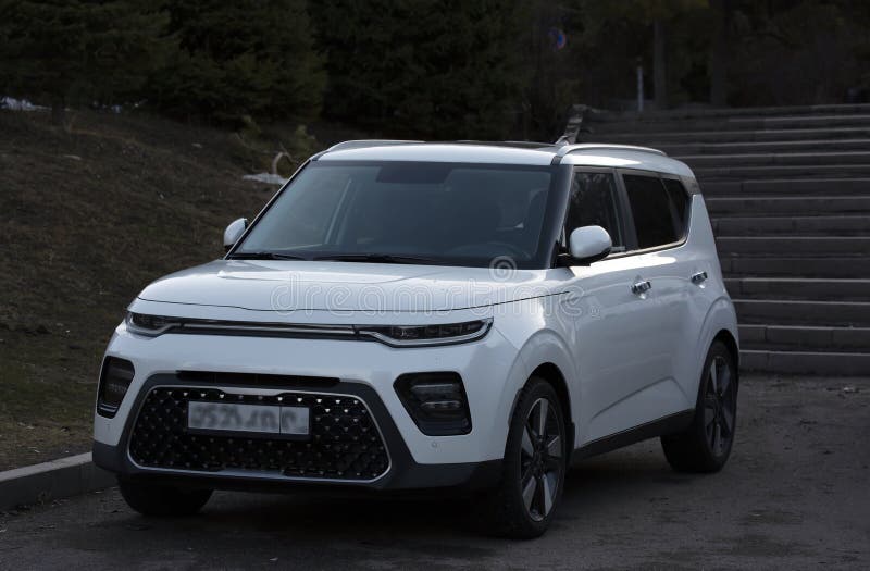 Kia white car. editorial image. Image of parking, tire - 271511740