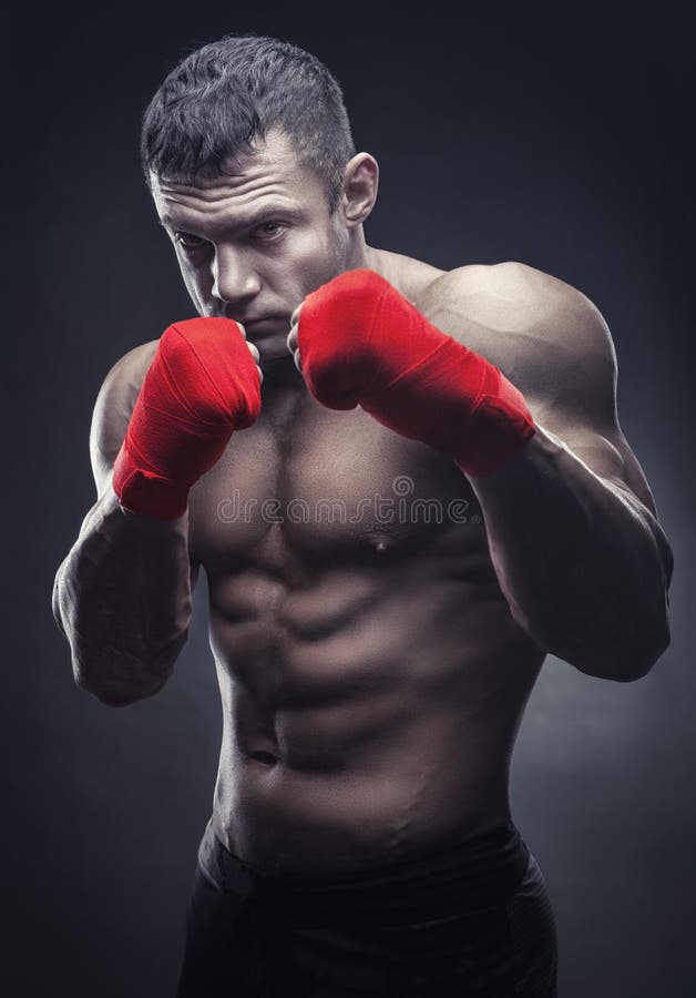 Kickboxing stockbild. Bild von karosserie, verband, bodybuilder - 105797171