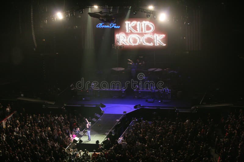 Kid Rock editorial image. Image of guitar, concert, stage - 18602980