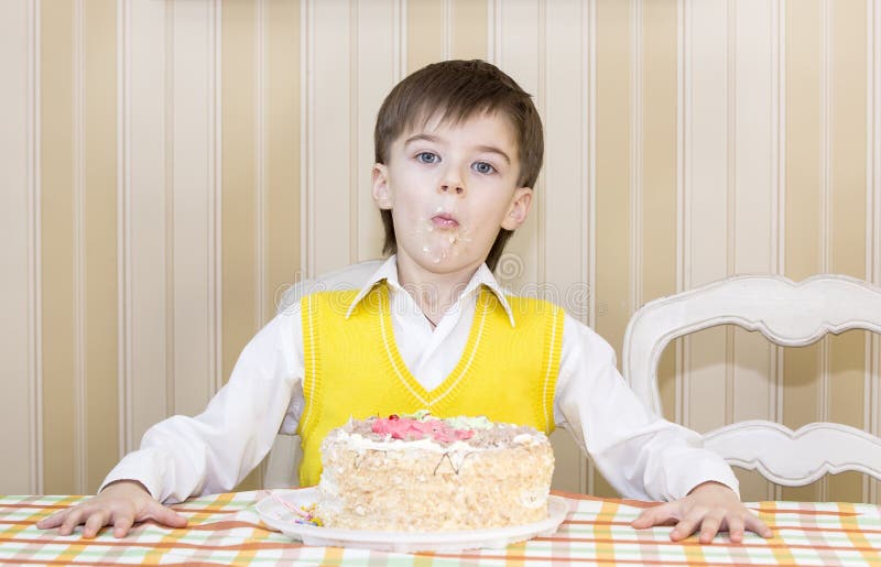 Kids eat cake stock photo. Image of happiness, girl, people - 37089618