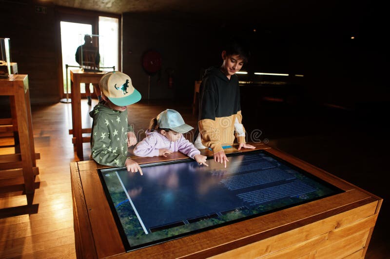Kids Exploring Virtuality Screen Map in Museum Editorial Image - Image ...