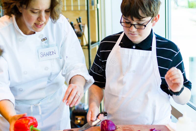 Cooking class editorial image. Image of learning, cook - 284565890
