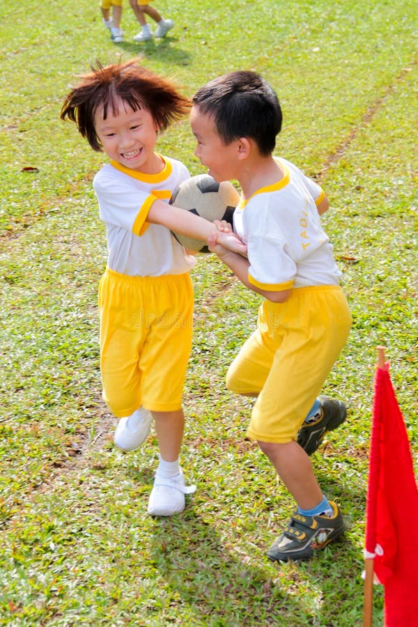 Kids teamwork racing editorial image. Image of guardian - 15781830