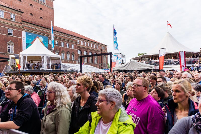 Soundcheck Friday of Kiel Week 2019 Editorial Photo - Image of kieler ...