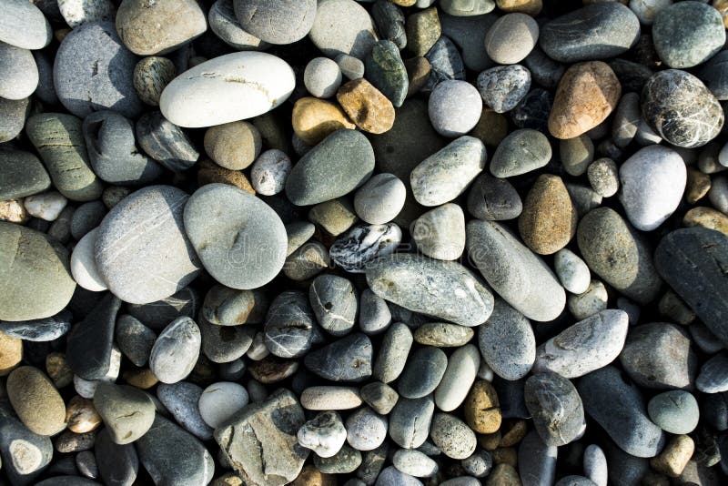 Kieselsteine Auf Dem Strand Stockbild - Bild von küstenlinie, feld ...