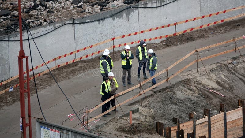 Workers - Zero-cycle Construction of the Foundation of an Entertainment ...