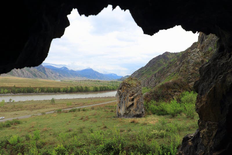 Kijk van een hol stock foto. Image of speleologie, reis - 40182456