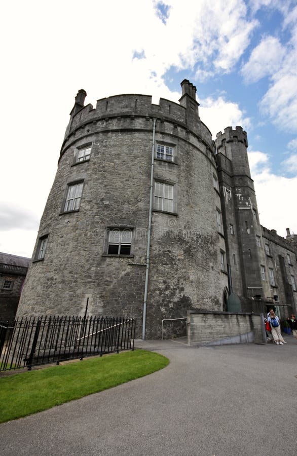 Kilkenny Castle, Ireland editorial stock image. Image of buiding - 77252729