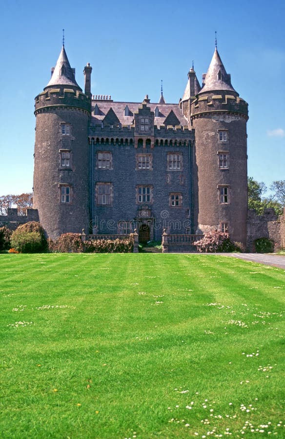 Dromoland Castle in Ireland Stock Image - Image of historic, gaelic ...