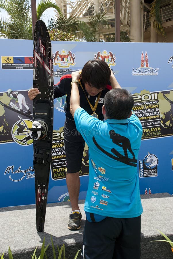 Kimsee Hyung, Personas Coreanas Foto editorial - Imagen de slalom ...