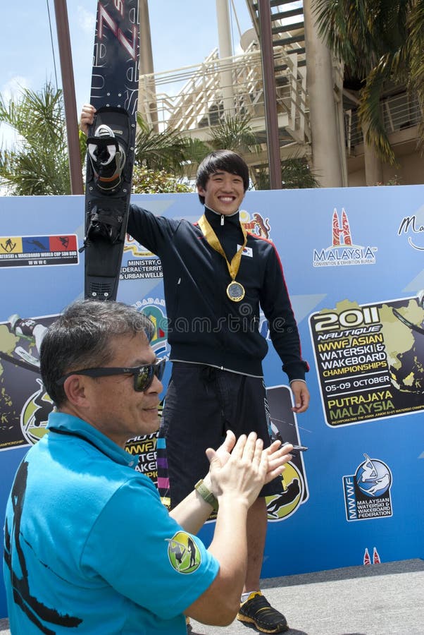 Kimsee Hyung, Personas Coreanas Foto de archivo editorial - Imagen de ...