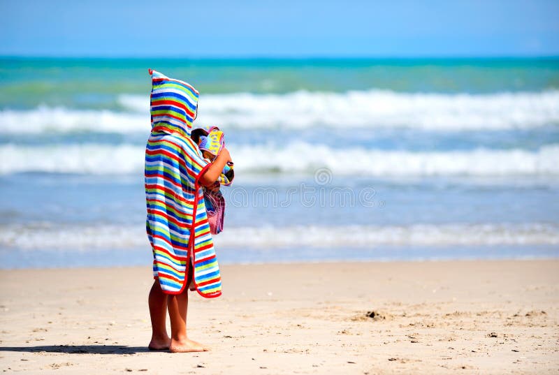 Kinderstrand stockbild. Bild von relax, jung, glücklich - 46878073