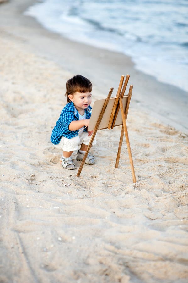 Kind Auf Dem Strand Bild. Bild: 1253332