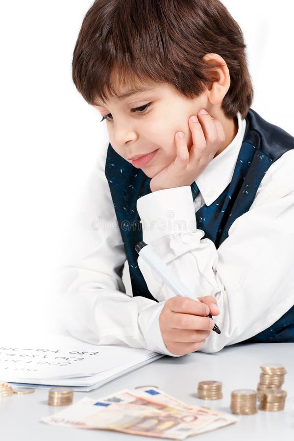 Das Kind, Das Geld Zählt, Jungen Setzte Münzen Sparschwein Stockfoto ...