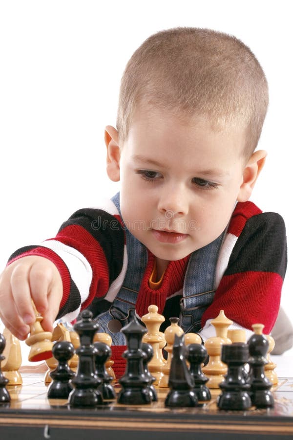 Kind, das Schach spielt stockfoto. Bild von sieger, denken - 15317016