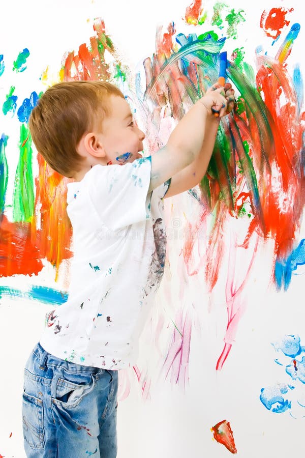 Kind Schildert En Heeft Veel Plezier Stock Afbeelding - Image of ...