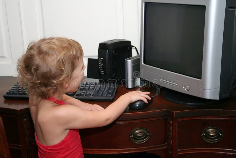 Kind en Computer stock foto. Image of computer, kinderen - 5676778