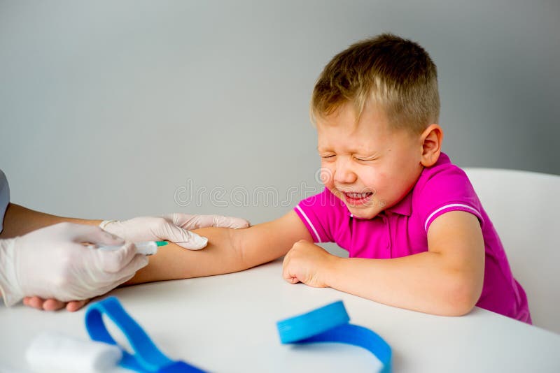 Kind Hat Vor Schutzimpfung Angst Stockbild - Bild von ängstlich, obacht ...