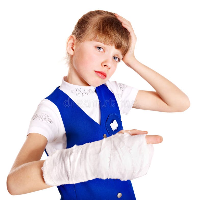 Trauriges Kind Mit Gebrochenem Arm Im Guss Blickt Vom Balkon in Den Hof ...