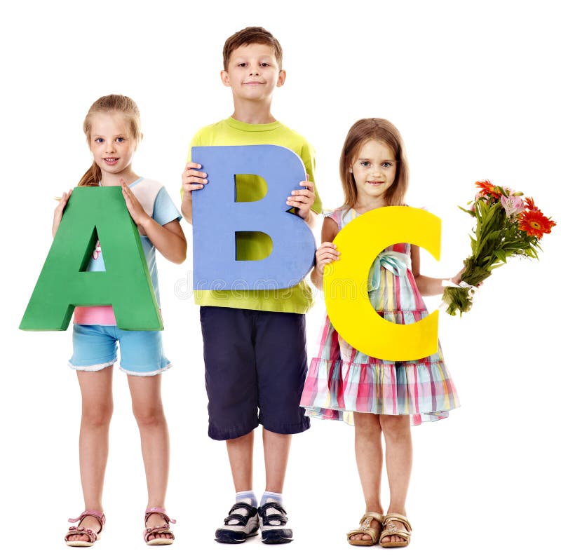 Kinder, die ABC halten. stockfoto. Bild von alphabet - 32200082