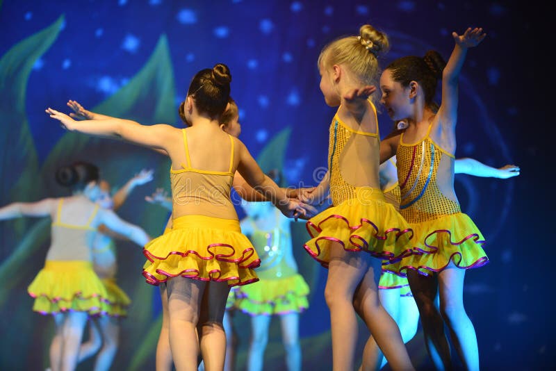 Kinder, Die Modernen Tanz Tanzen Redaktionelles Foto - Bild von tanzen ...