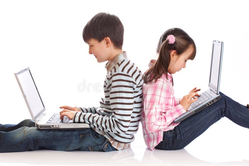 Kinderen Met Laptop Computers Stock Afbeelding - Image of gelukkig ...