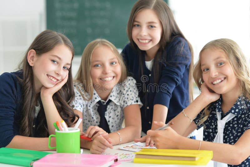 Kinderen Op School in Lessen Stock Foto - Image of meisjes, kennis ...