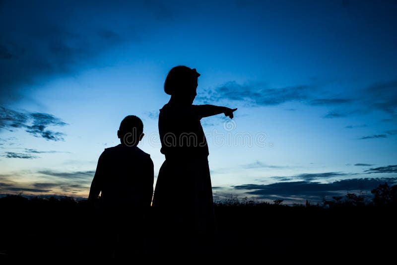 Kind-Schattenbild stockbild. Bild von schatten, kind, jung - 56241